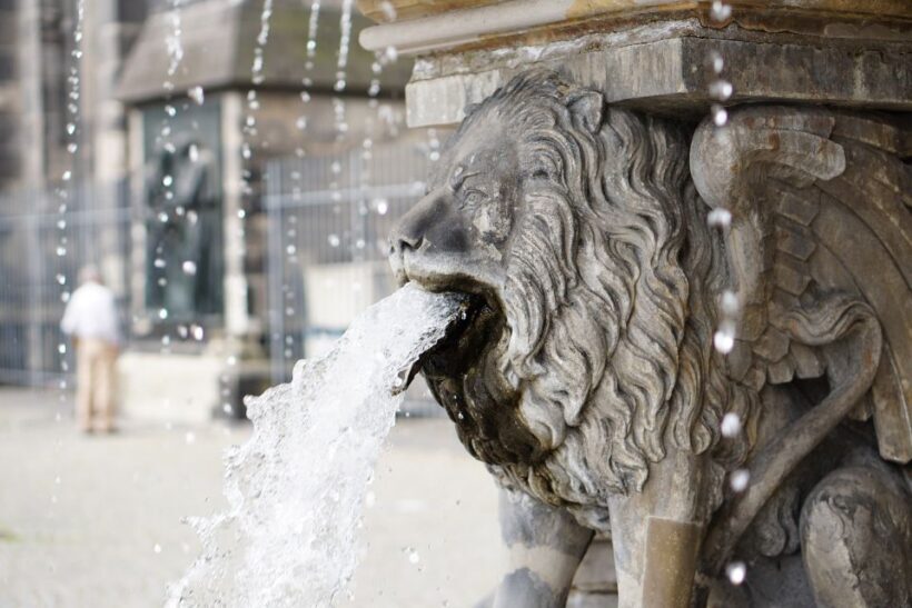 Cologne: Old Town Highlights Walking Tour - The Itinerary Breakdown