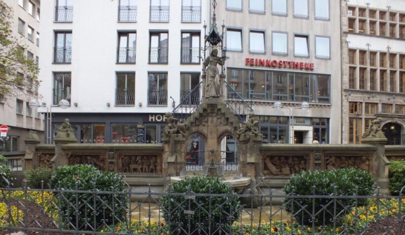 Cologne: The Night Watchman Old Town Walking Tour in German - FAQ