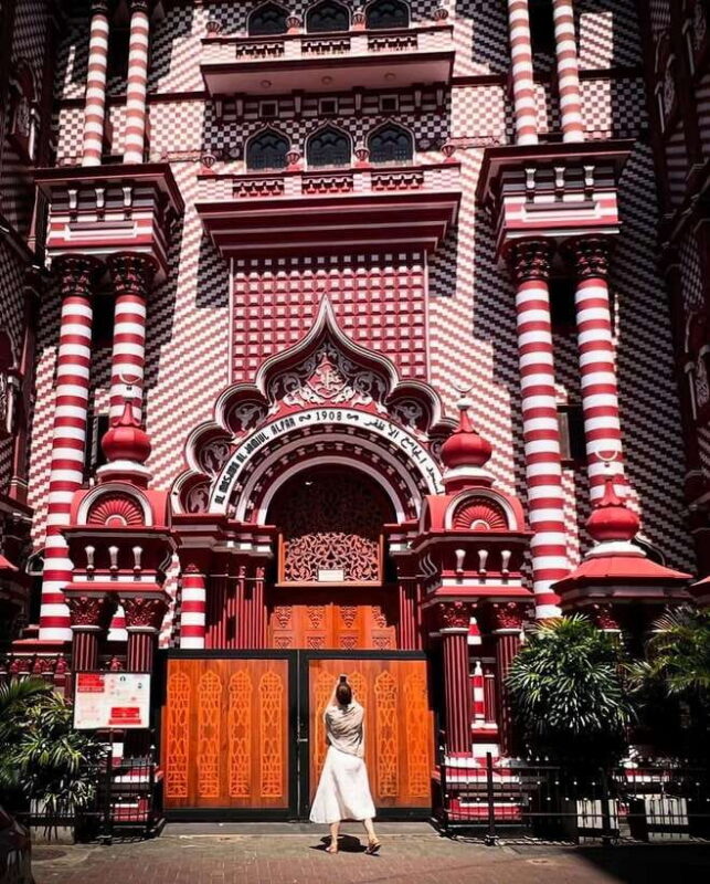 Colombo: 2-Day City Tour with 3 star Hotel Stay & Breakfast - Key Points