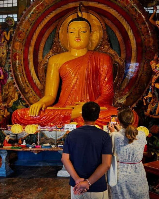 Colombo: 2-Day City Tour with 3 star Hotel Stay & Breakfast - FAQ