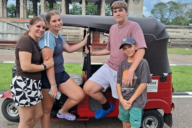 Colombo: City Sightseeing Tour by Tuk-Tuk with Pickup & Drop - FAQ