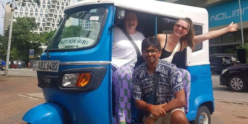 Colombo: City Street Food Tour by Tuk Tuk - Street Food Highlights: Tasting Sri Lankan Delights