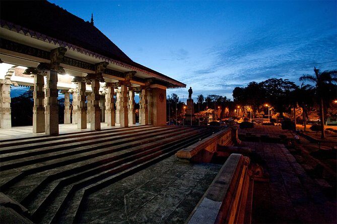 Colombo City Tour from Ahungalla - Stop 4: Nelum Pokuna Mahinda Rajapaksa Theatre