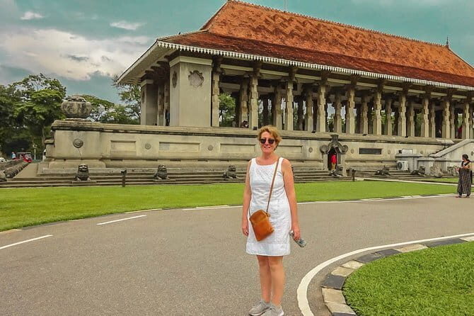 Colombo City Tour from Mount Lavinia - The Sum Up