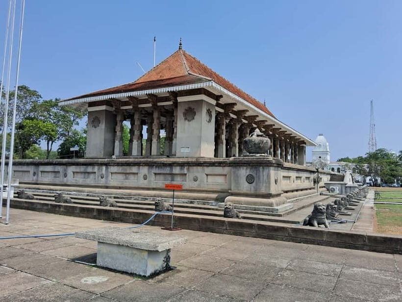 Colombo: Sightseeing City Tour by Car with Driver-Guide - Who This Tour Is Best For