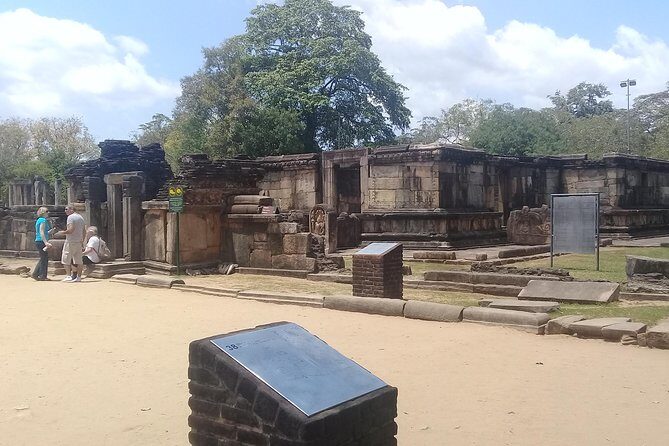 Colombo to polonnaruwa ancient city visit and safari - FAQ