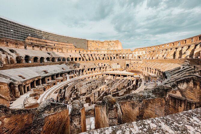 Colosseum Guided Tour With Roman Forum & Palatine Hill - Discovering the Roman Forum