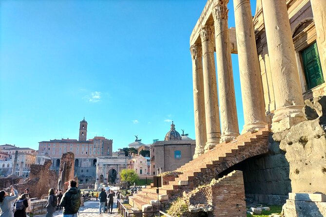 Colosseum, Roman Forum and Palatine Hill Guided Walking Tour - Exploring the Colosseum
