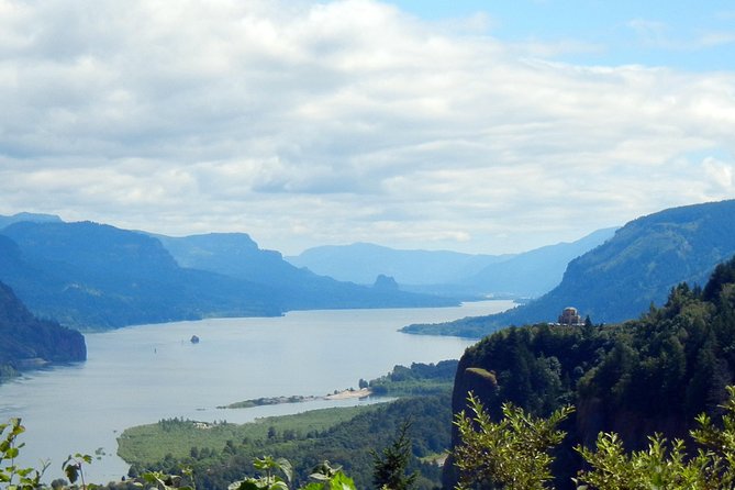 Columbia River Gorge Waterfalls & Mt Hood Tour from Portland, OR - The Benefits of a Guided Tour