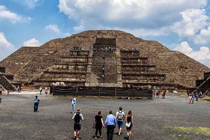 Combo 2 days. Day1: Mexico City Tour & Pyramids. Day2: Xochimilco & Frida Kahlo - The Sum Up