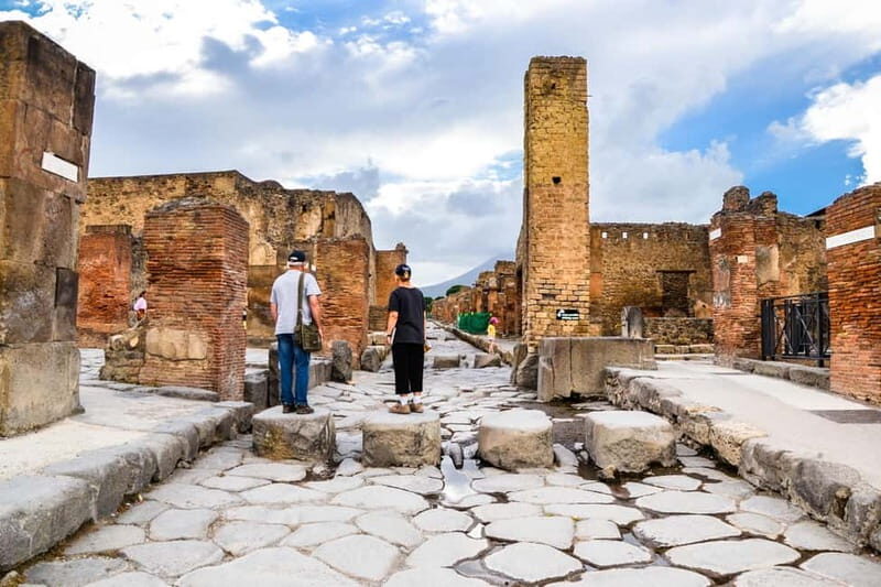 COMBO TOUR VESUVIO & POMPEII WITH LOCAL GUIDE - An In-Depth Look at the Tour Experience