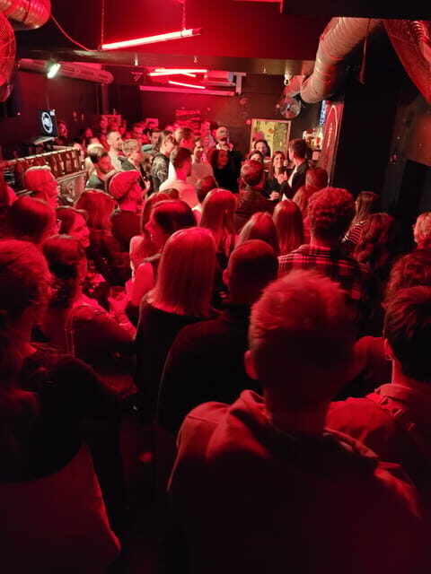 "Comedykills" - das Open Mic im Glockenbachviertel - Authenticity and Social Experience