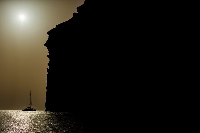 Comfort Max Catamaran Caldera Cruise Review - Dining and Beverage Options