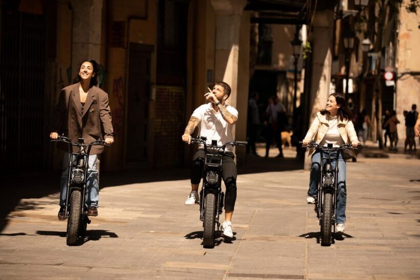 Comfortable E-Fatbike High-Lights Tour Barcelona - An Inviting and Practical Way to Discover Barcelona