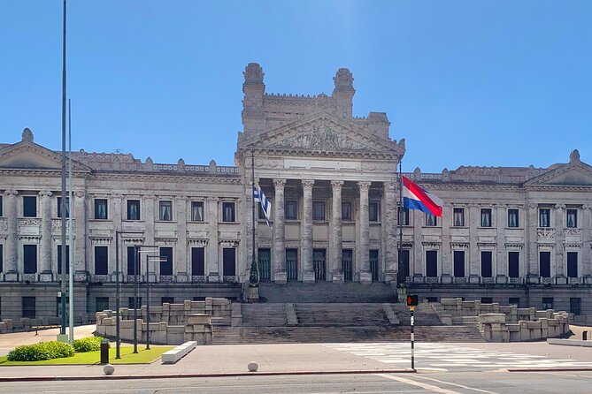 Complete Historical and Classical Montevideo (AM) - Shopping and Culinary Experiences