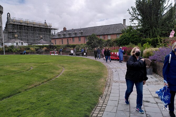 Complete Tour of Dublin in Italian - Exploring Dublins Music and Food Scene