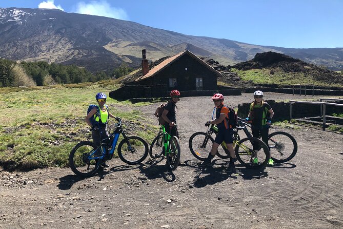 Complete tour of Etna by E-MTB - FAQ