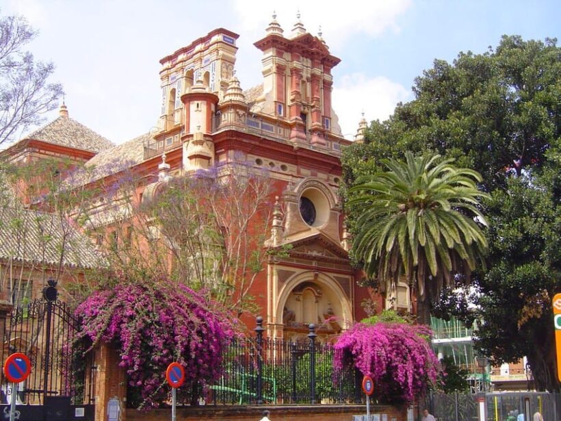 Complete Triana Tour "Corrales included". - Key Points