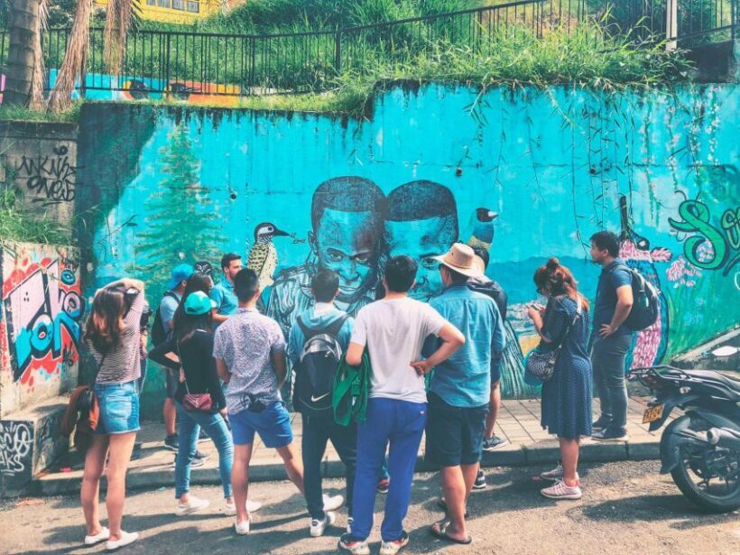 Comuna 13 & Downtown Medellin: From violence to innovation - An In-Depth Look at the Tour