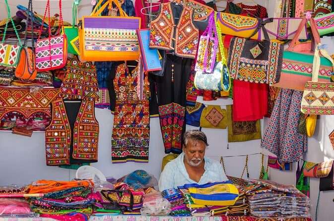 Connaught Place Tour Including Janpath Market and a Dosa at Saravana Bhavan - What This Tour Means for You