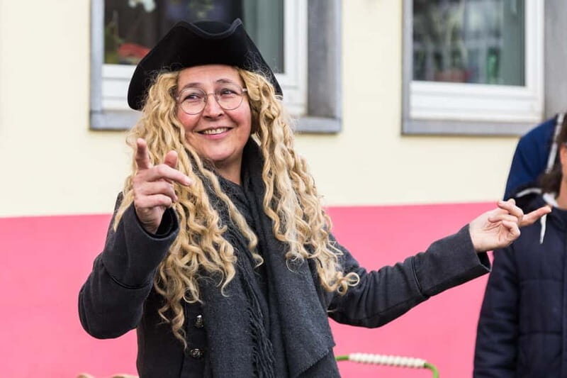 Conspiracy in the soldiers' town: an exciting interactive puzzle tour. - Key Points