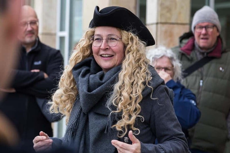 Conspiracy in the soldiers' town: an exciting interactive puzzle tour. - Setting and Background