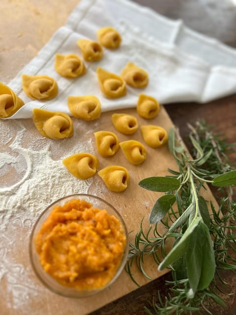 Cook Bolognese Dishes in a Splendid Villa - Who Will Appreciate It Most?