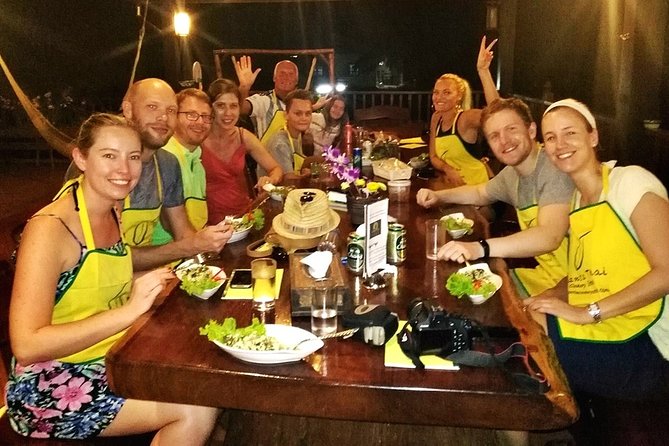 Cooking Class and Market Tour at Lanta Thai Cookery School on Koh Lanta - Cooking the Thai Dishes: A Group Effort