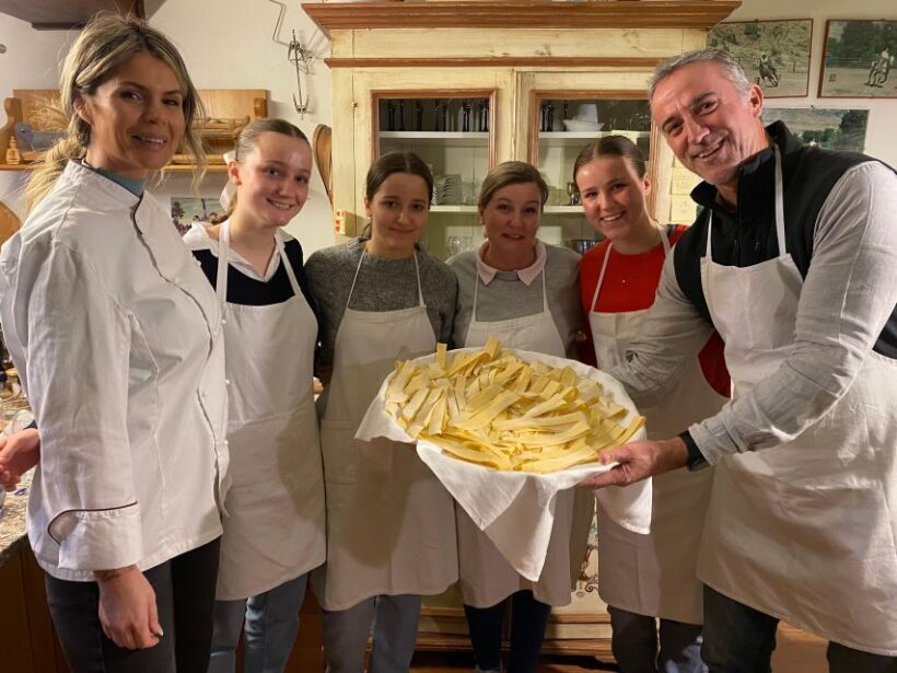Cooking class at Villa Toscana near Cortona - Who Should Consider This Tour?