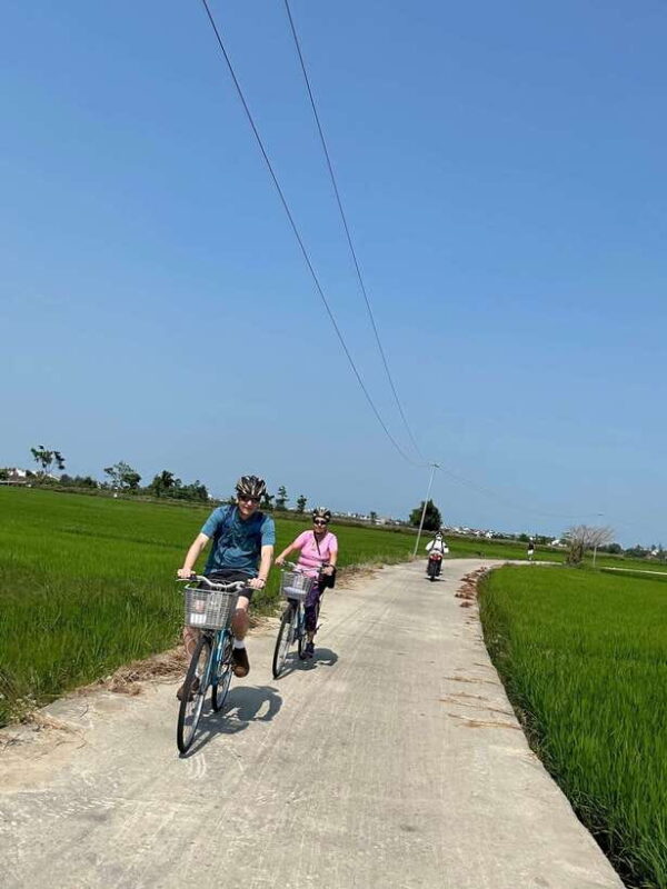 Cooking class in Tra Que village and lantern making - Why This Tour Works Well