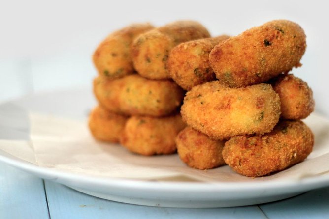 Cooking Class - Lunch Time Harvest, in Villa in Sorrento - Meeting the Hosts: Personal Touches That Make a Difference