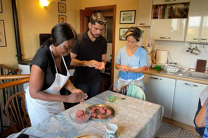 Cooking & Eating With Locals in Their Home Kitchen in Rome - What to Expect During the Cooking Class
