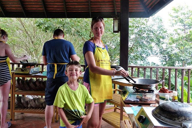 Cooking Experience at Lanta Thai Cookery School From Koh Lanta - Dining and What You Take Away