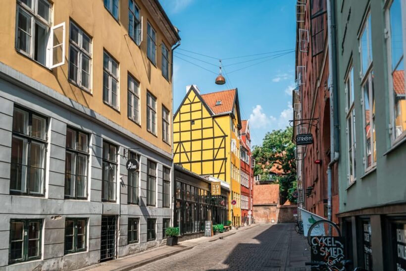 Copenhagen: 2-hour Old Town Private Walking Tour - Nytorv and Gammeltorv Squares