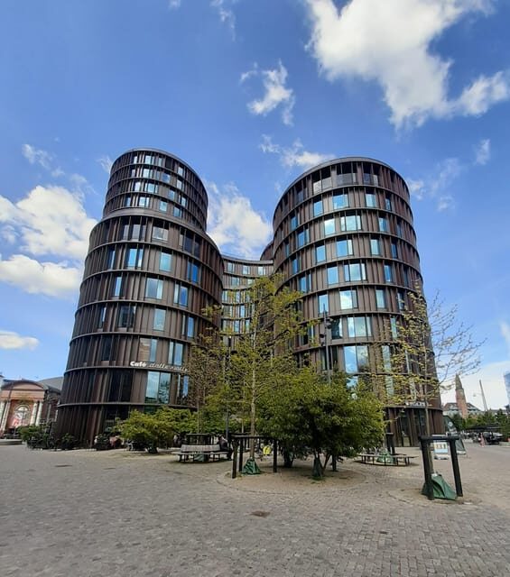 Copenhagen: 2,5-Hour 'Must See' Bike Tour with a Local Guide - Detailed Breakdown of the Itinerary