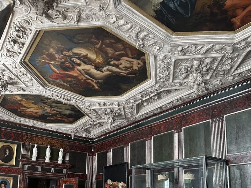 Copenhagen: Private Guided Walking Tour of Rosenborg Castle - The Value of a Private Guided Tour