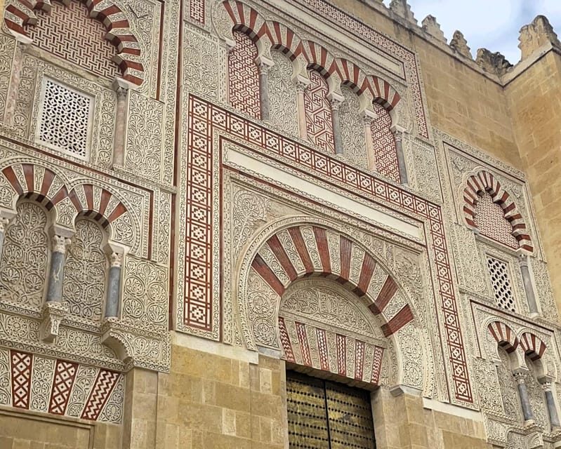 Cordoba: City Highlights Private Walking Tour - Exploring Córdoba: A Walk Through Time