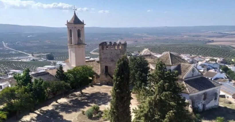 Córdoba: Ducal Castle Guided Walking Tour - A Closer Look at the Experience