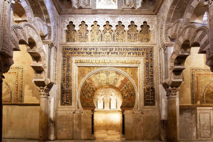 Córdoba Guided Tour of the Mosque, Jewish Quarter & Alcazar - Key Points