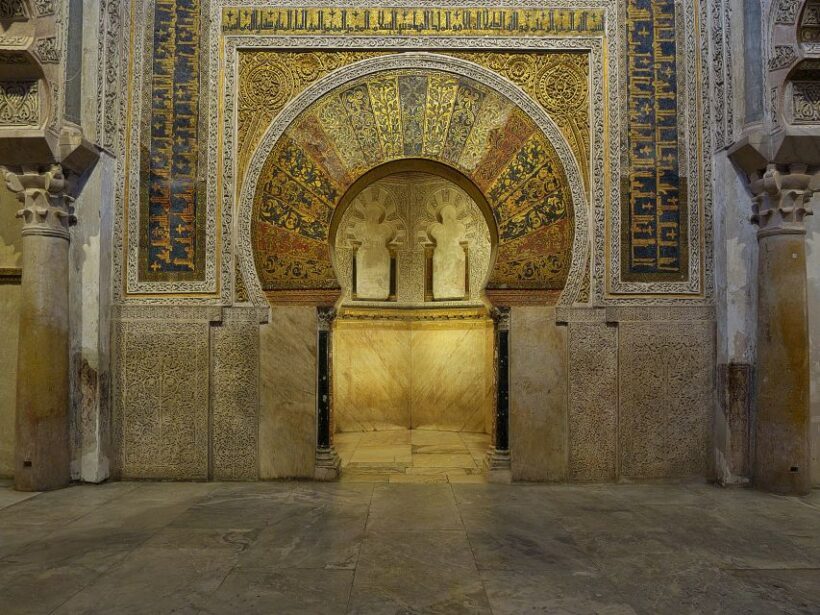 Córdoba: Mosque and Alcazar Private Tour with tickets - Key Points