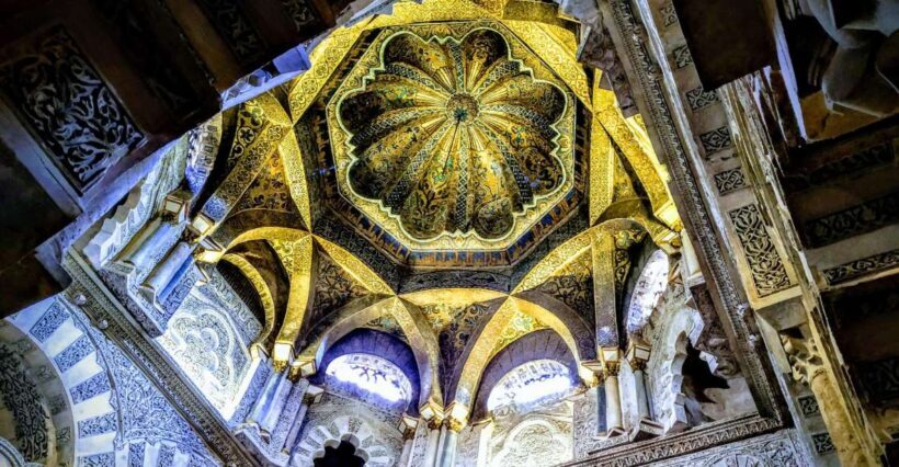 Córdoba: Mosque-Cathedral & Alcazar Guided Tour - Key Points