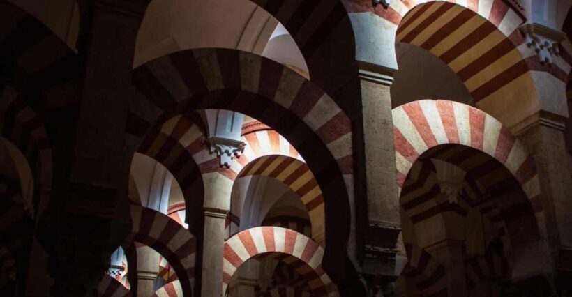 Córdoba: Mosque, Synagogue, and Jewish Quarter Walking Tour - Key Points