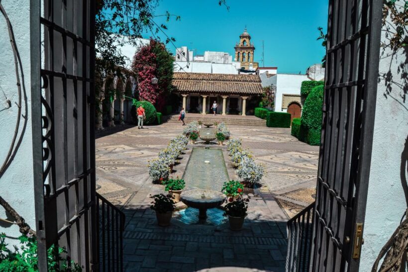 Cordoba: Patios and Viana Palace Tour - Why You Might Love This Tour