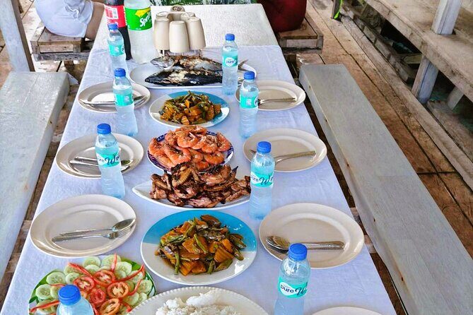 Coron Island Escapade Group Tour with Island Lunch - Experience Breakdown: What to Expect from Your Coron Island Day