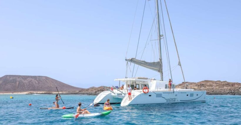 Corralejo: Adults-Only Catamaran Day Trip to Lobos Island - Who Is This Tour Best Suited For?
