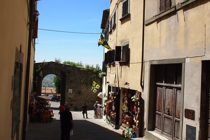 Cortona Private walking Tour under the Tuscan sun - Key Points
