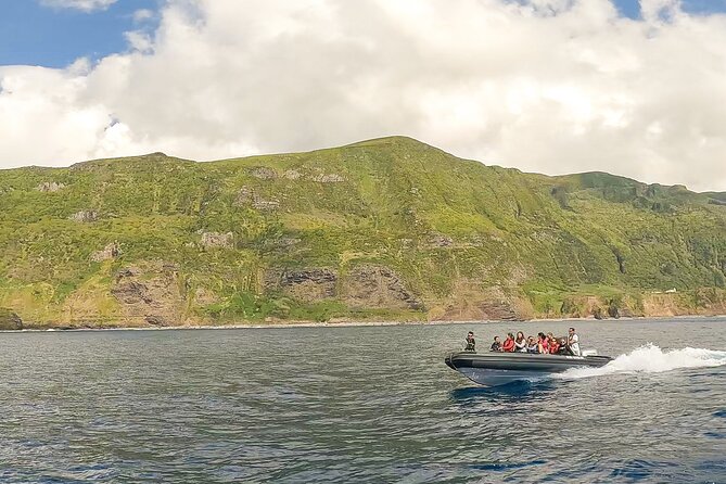 Corvo Boat Trip - Boat and Facilities