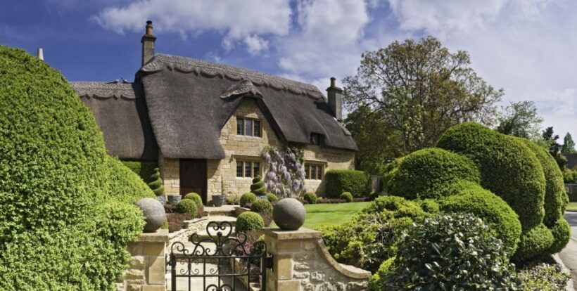 Cotswolds: Full-Day Private Walking Tour with Local Guide - Exploring the Itinerary in Detail