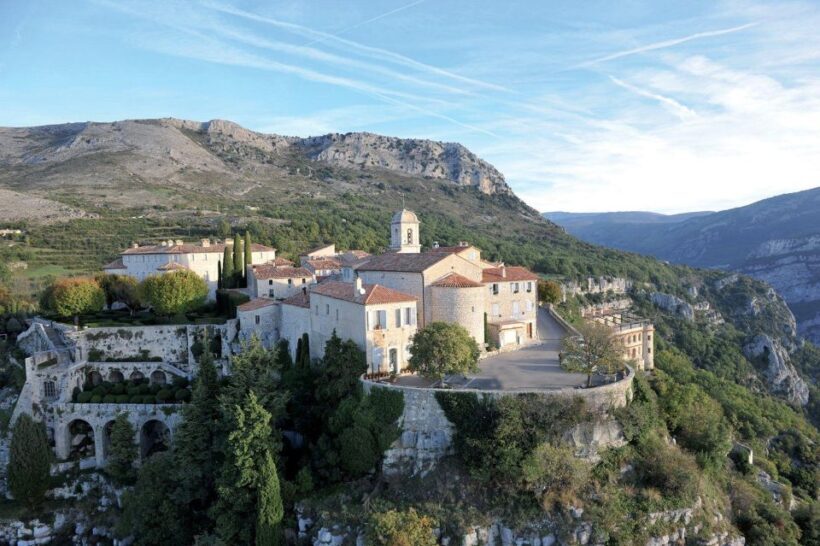 Countryside, Medieval Village and Lake Private Guided Tour - A Closer Look at Each Part of the Tour