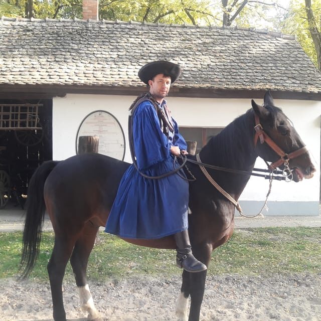 Countryside ranch, horse show & lunch - FAQ
